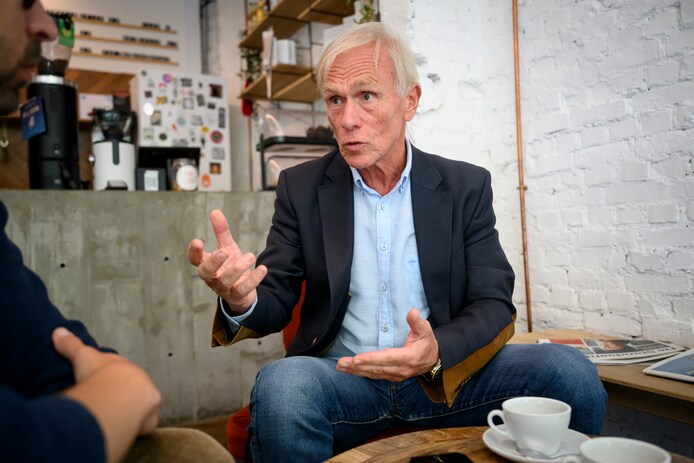 “Voor de politiek is het net handig dat er hooligans zijn”: ‘superflik’ Steven De Smet wil grote ...