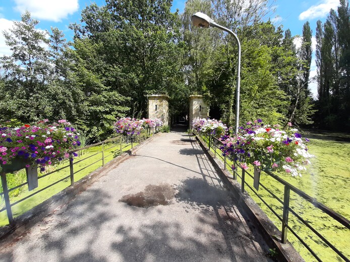 Fort 2 vormt decor voor beurs met oude legerspullen | Wommelgem | hln.be