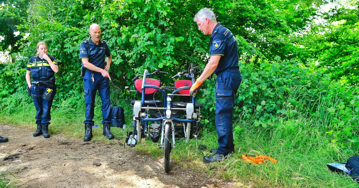 Man (79) overleden nadat duofiets te water raakt in Reusel | Regio | HLN.be