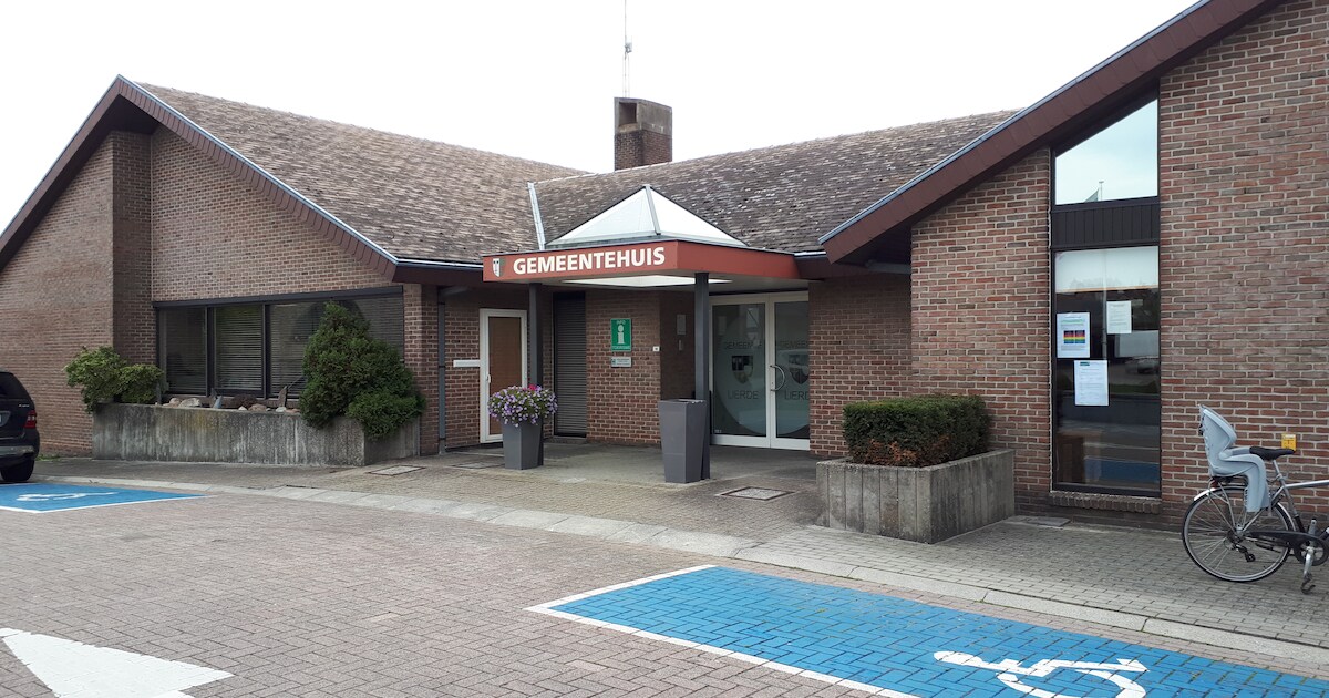 Digidokter in de bibliotheek en het gemeentehuis van Lierde | Lierde ...