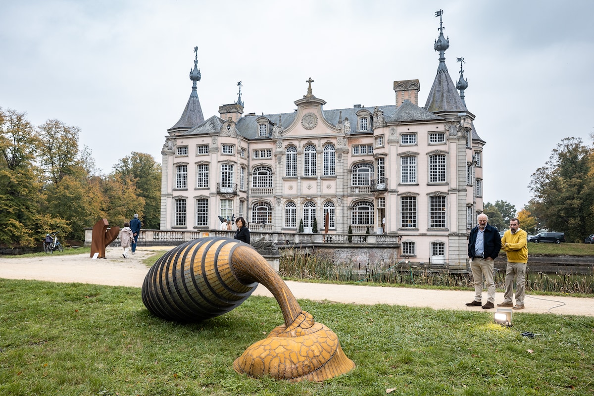 KIJK. De Biënnale in het Kasteel van Poeke in beeld | Aalter | HLN.be