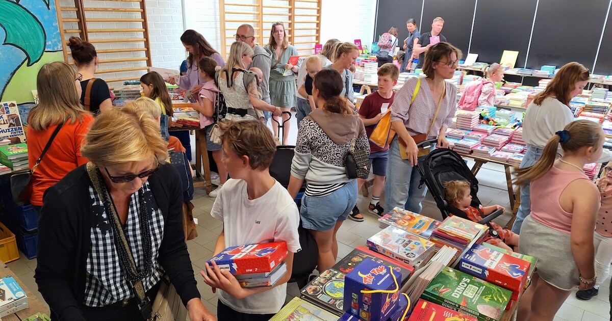 Succesvolle eerste kinderboekenbeurs in basisschool De Kleine Schuit ...