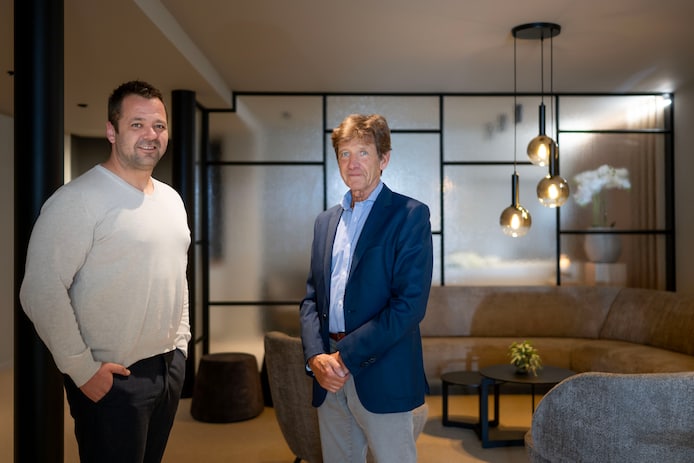 Vader en zoon kiezen voor vernieuwing: nieuwe begroetingsruimte bij ...