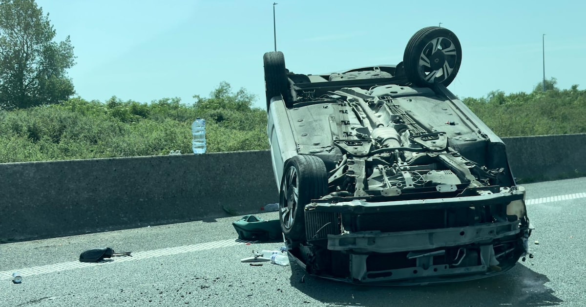 Drie zwaargewonden bij ongeval op E40 in De Panne: “Wagen belandde op ...