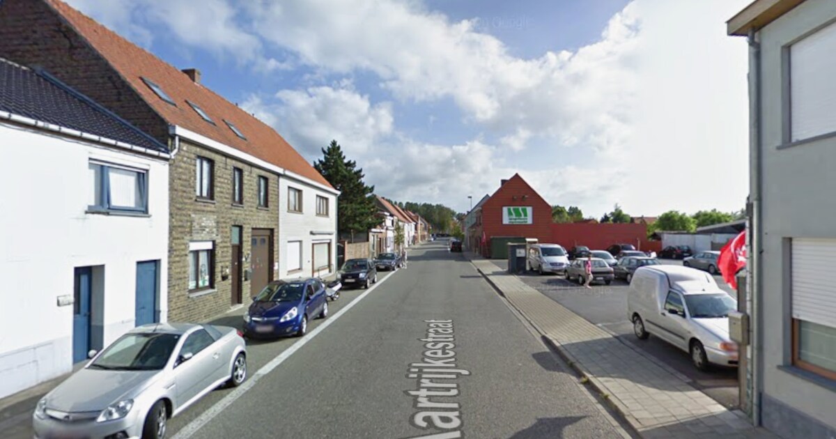 Twintiger slaapt in Ichtegem roes uit in wagen met draaiende motor ...