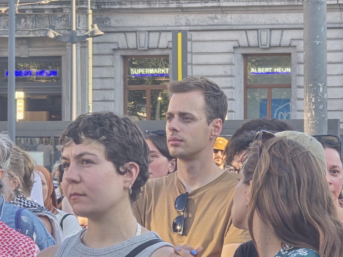 10 actievoerders opgepakt tijdens protest tegen Israëlische vlag aan ...