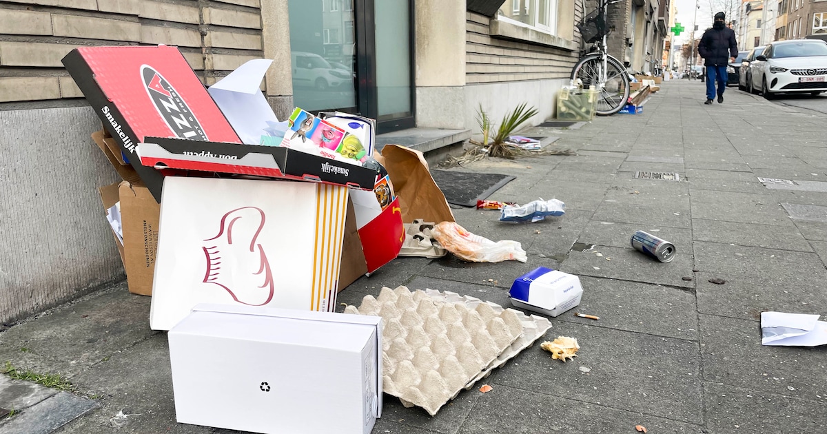 2.300 kilo sluikstort van straat gehaald | Antwerpen | HLN.be