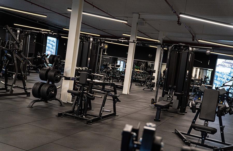 NET OPEN. Nieuwe Jims-fitness opent in voormalig bankgebouw op ...