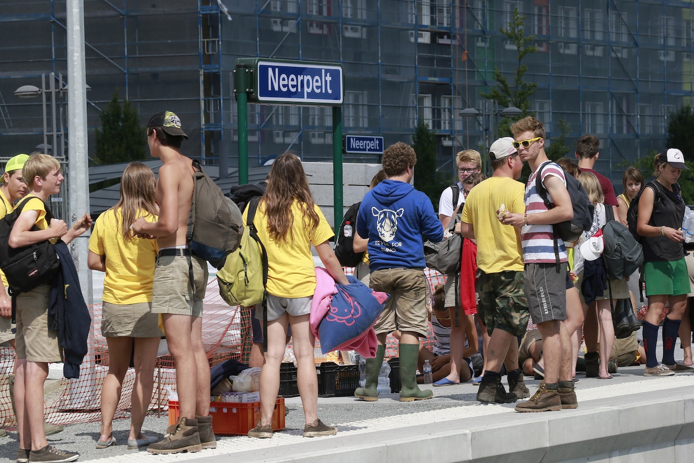 Chiro terug thuis na wateroverlast op kamp | Foto | hln.be