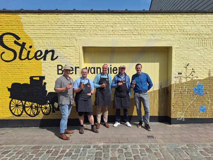 Nieuwe Stien-microbrouwerij in Fortstraat opent deuren: “Een plaats om ...