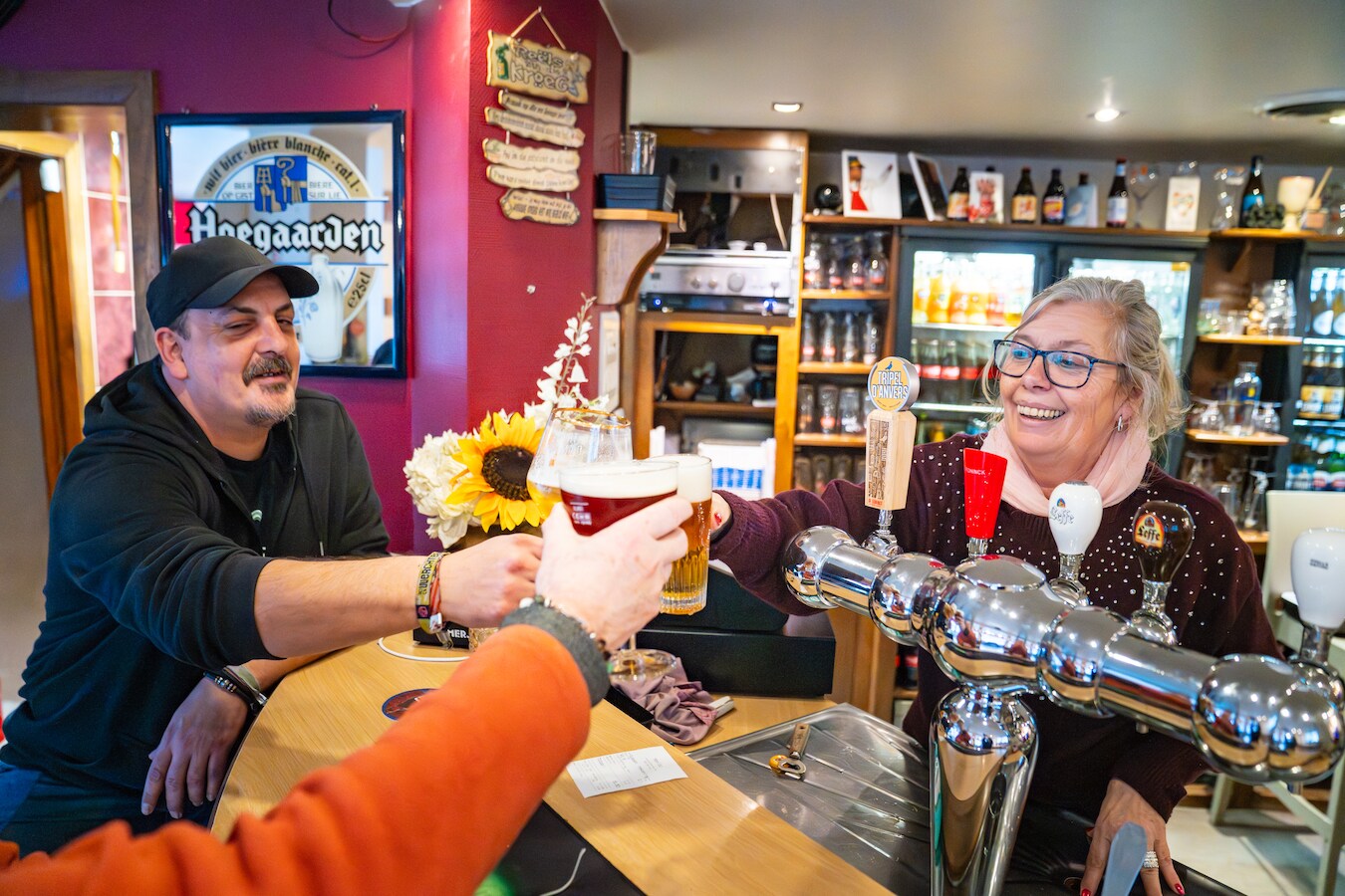 Café Monico gaat voortaan verder als De Gezellige Hoek en heeft nieuwe ...