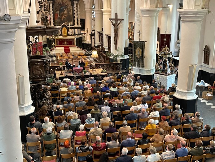Barbara Sarafian lokt 200 luisteraars naar de kerk van Watervliet ...