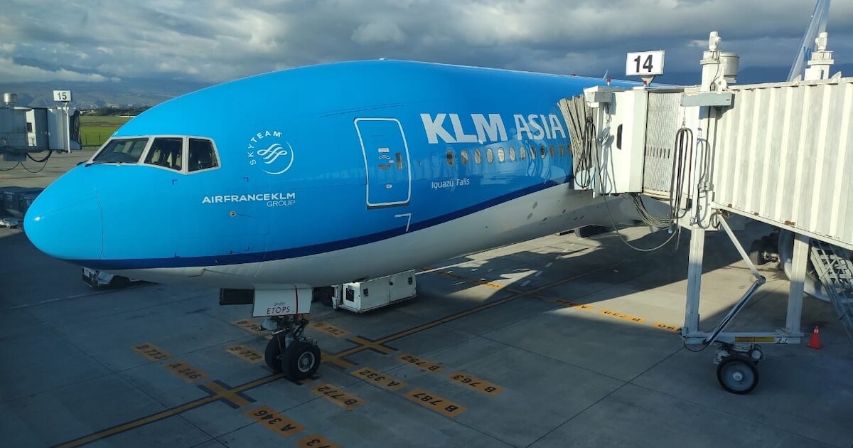 KLM-vliegtuig na landing in Ecuador ontruimd wegens bommelding | Nieuws ...