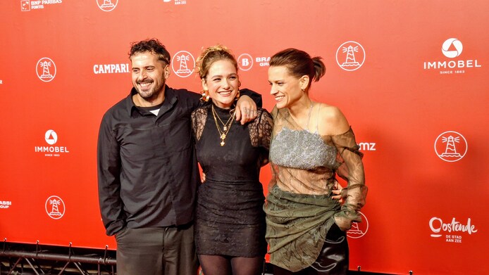 Veerle Baetens en haar dochter Billie-Louise stralen op Filmfestival ...