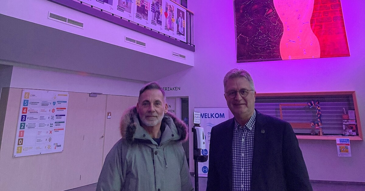 AC De Zaat kleurt paars naar aanleiding van internationale epilepsiedag ...