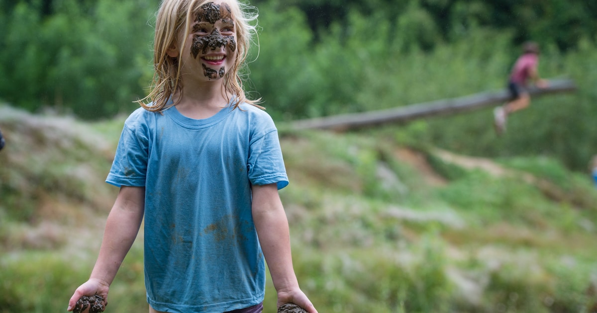 Van modderbad tot kikkers vangen: eerste natuurkamp bij The Hedge al ...