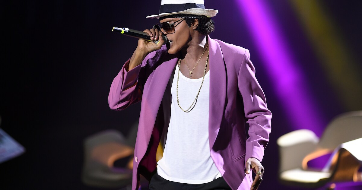 Bruno Mars is eerste artiest met meer dan 150 miljoen maandelijkse ...