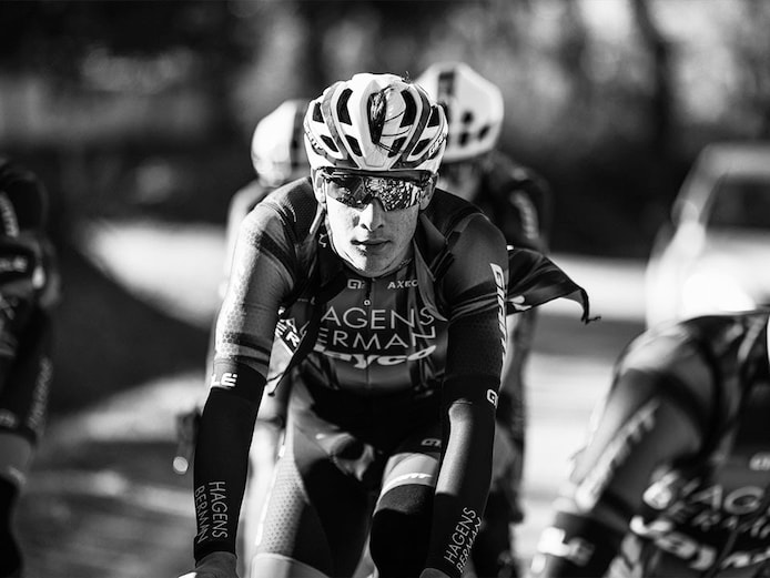 “Hartverscheurend en met geen woorden te beschrijven”: 19-jarige Italiaanse renner uit ploeg ...