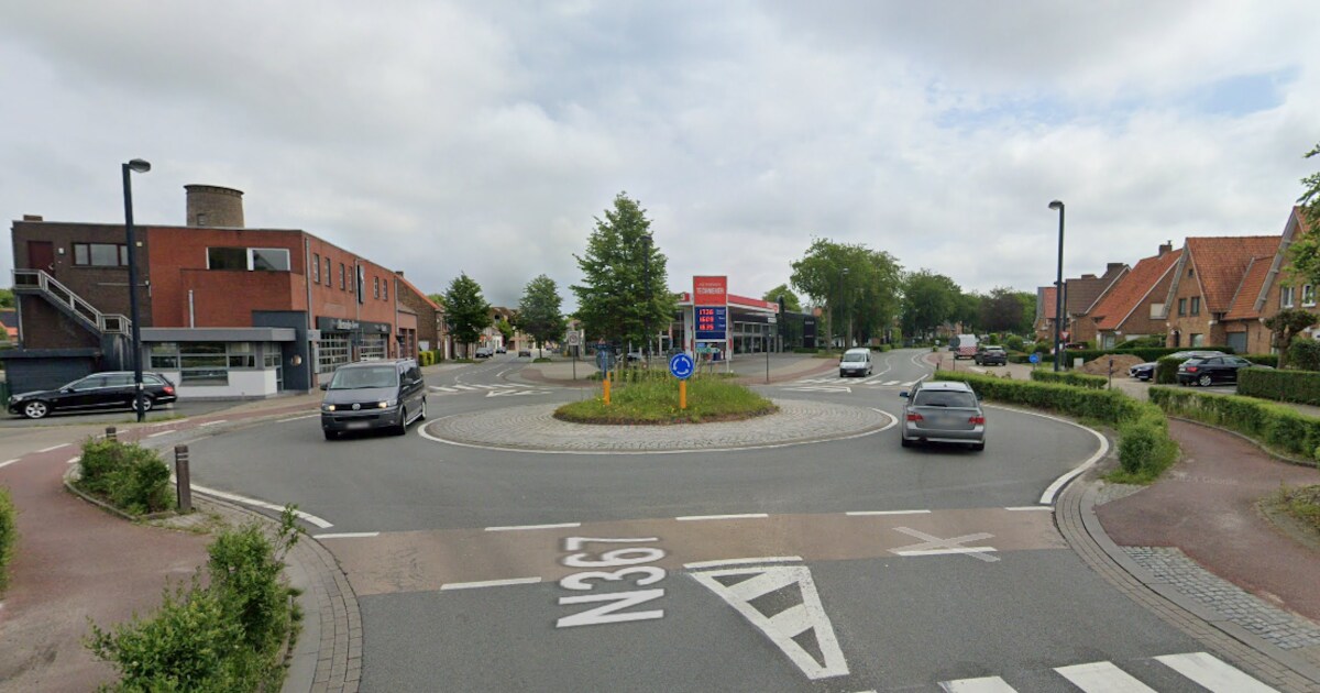 Geldboete voor autobestuurster (42) die fietser (18) aanreed op ...