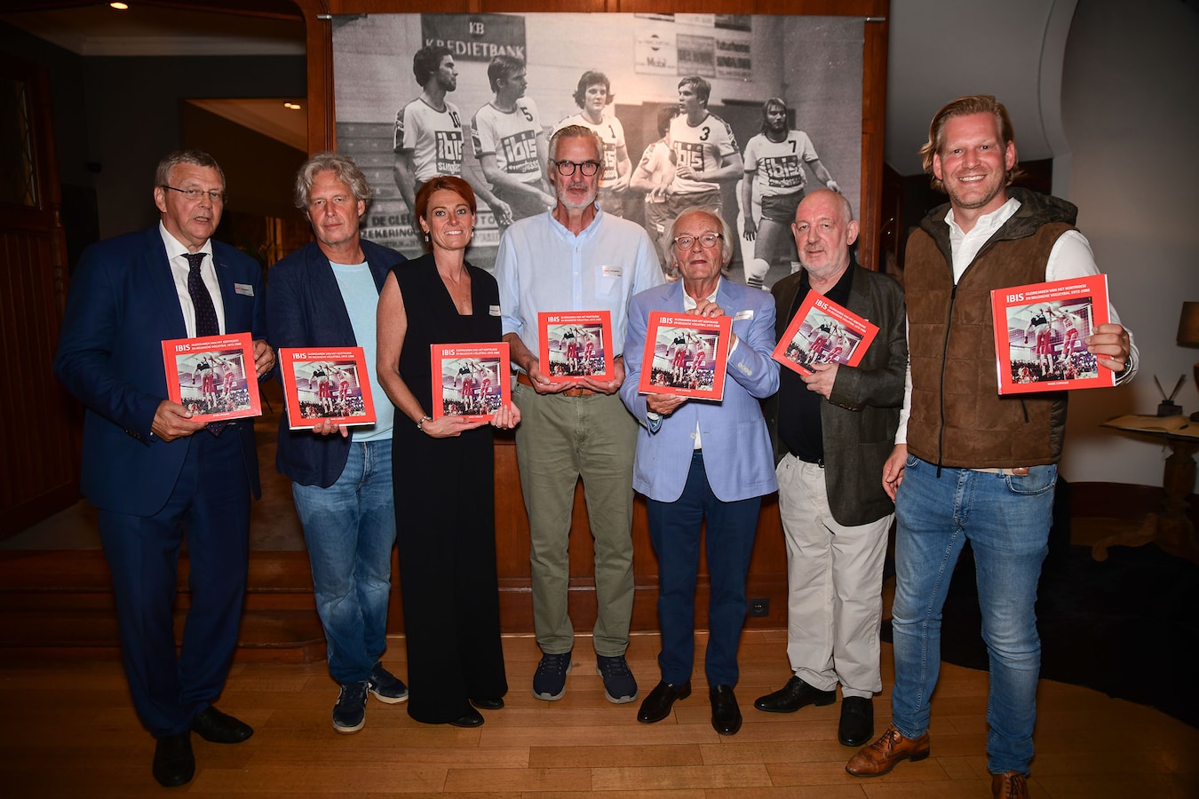 Uniek boek belicht ruim 40 jaar na datum gloriejaren van Kortrijkse ...