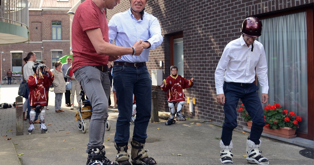 Schepenen oefenen op rollerskates als voorbereiding op Leuven Autovrij ...