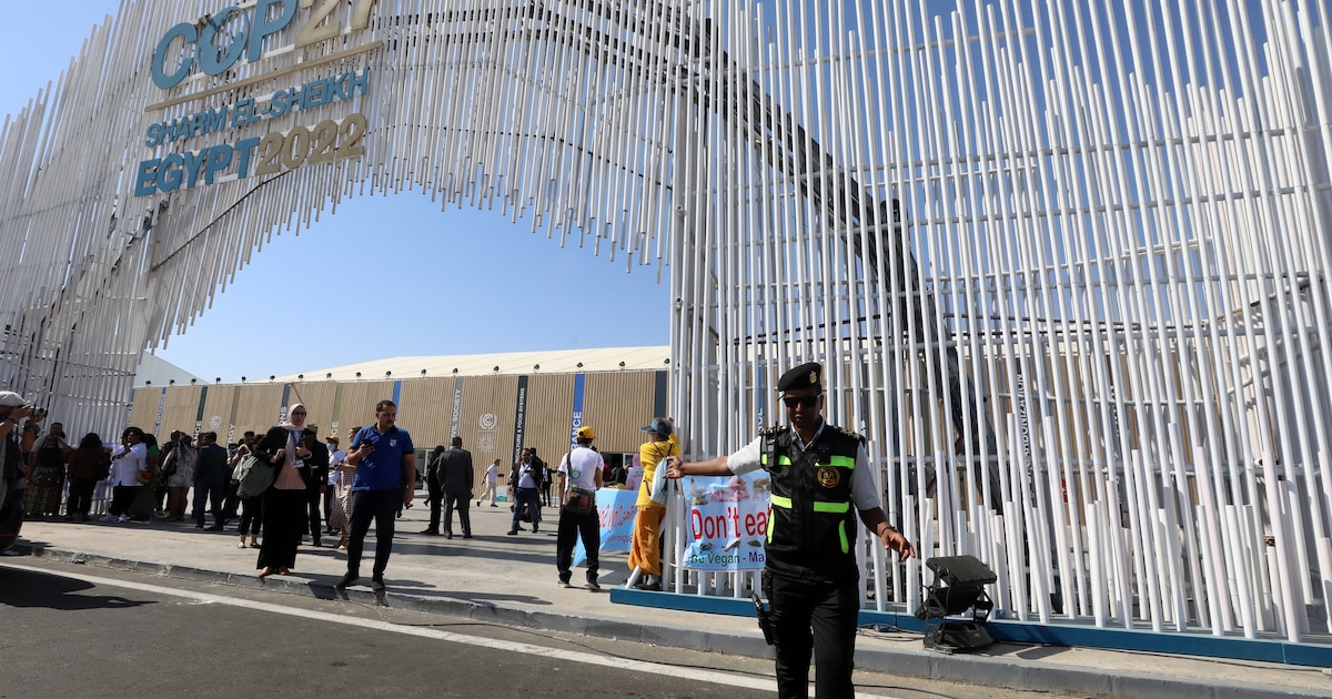 Omstreden klimaattop gaat van start in Egypte, 120 wereldleiders buigen ...