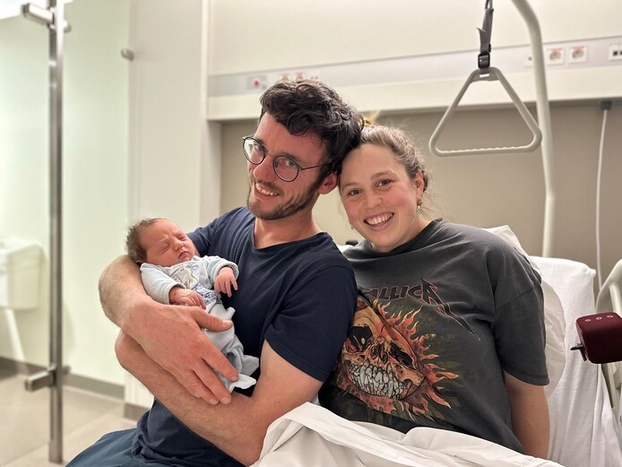 Geen ‘Home Alone’, maar een prachtdochter voor Isabelle (33) en Chiawat ...