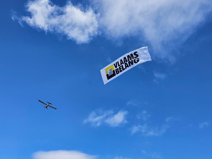 Vlaams Belang voert deze zomer luchtreclame | Binnenland | hln.be