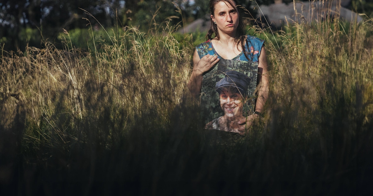 “Hadden die passanten mij niet gevonden, dan was ik nu dood. Net als mijn vriend”: Lotte (38) en ...