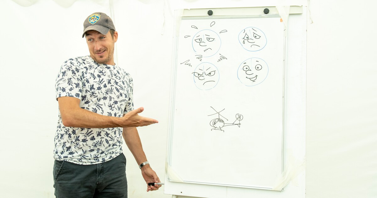 Superfan Andy Peelman bezoekt razend populair ‘F.C. De Kampioenen’-kamp ...