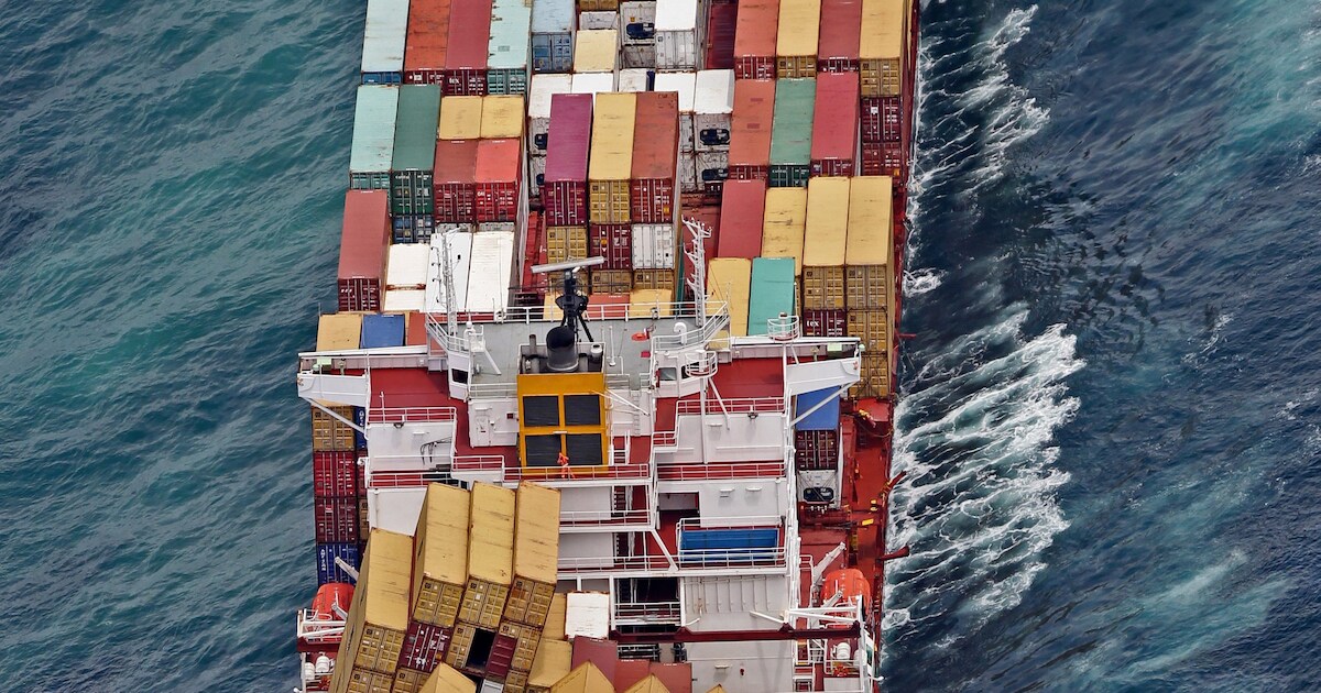 Berging containerschip in Nieuw-Zeeland uitgesteld | Milieu | hln.be