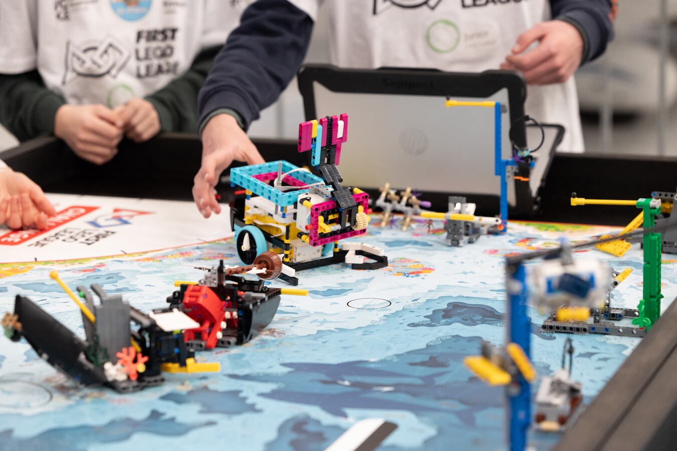 Meer dan 300 leerlingen nemen deel aan de FIRST LEGO League: “Misschien ...