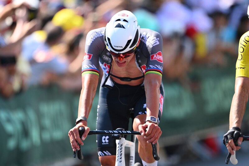 “Dankzij Remco”: Tim Merlier knalt na sterk werk Evenepoel naar tweede ...