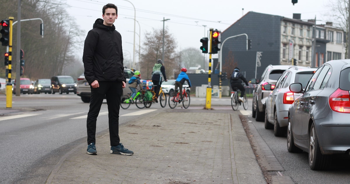 Herinrichting kruispunt Antwerpsestraat/R11 gaat op 22 april van start | Mortsel | hln.be