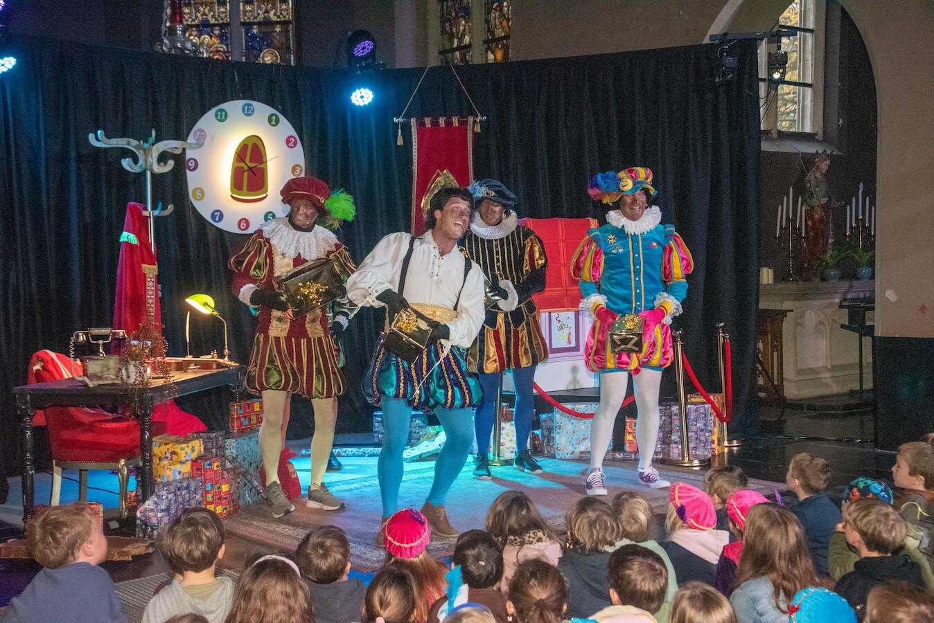 Gouden ring terecht na spannend Sint-Maartensfeest in Martinuskerk ...