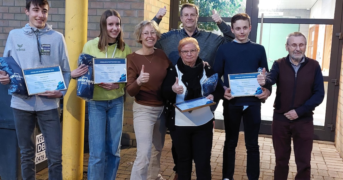 Sporttrofeeën in Oudenburg gehuldigd | Regio | HLN.be