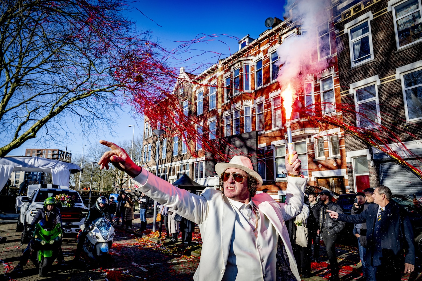 Emotioneel en opvallend afscheid van Jack (14), die stierf bij ...