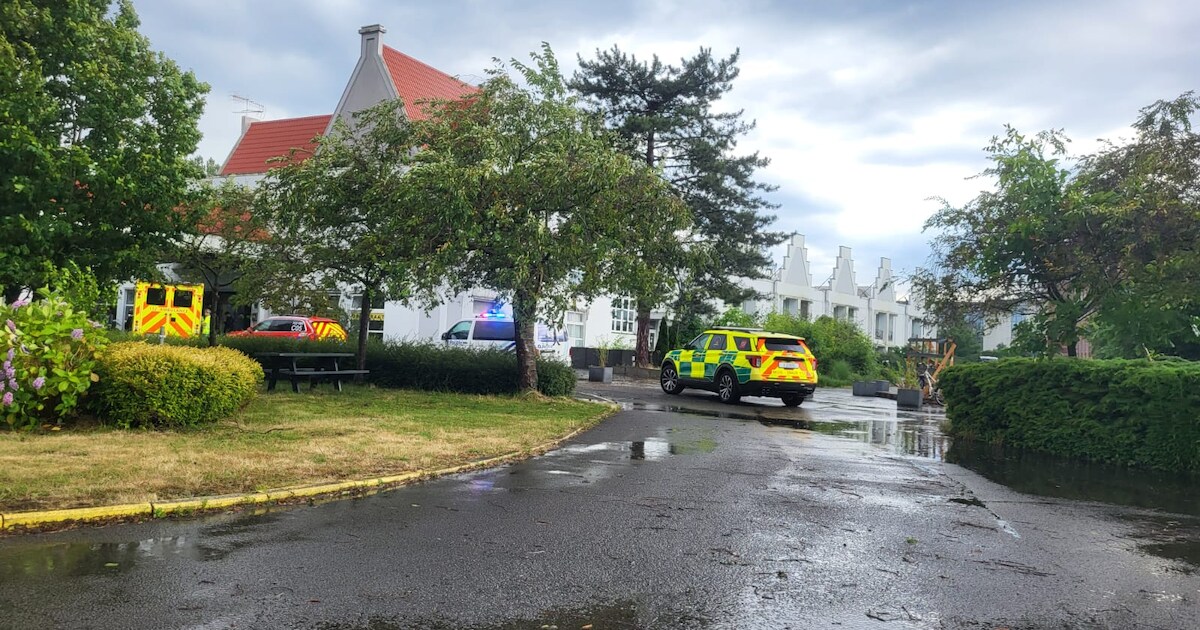 Plafond asielcentrum in voormalig hotel komt naar beneden door ...