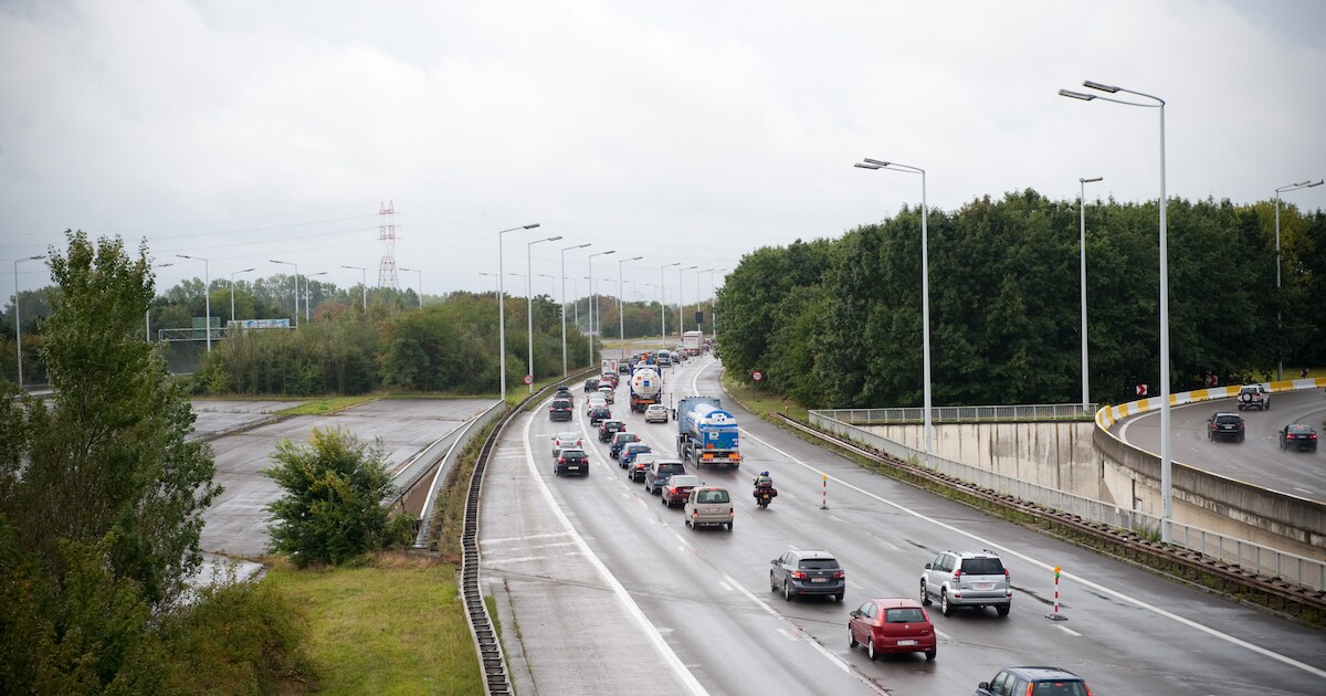 Rijbaan vrijgemaakt na ongeval op E19 richting Antwerpen in Kontich ...