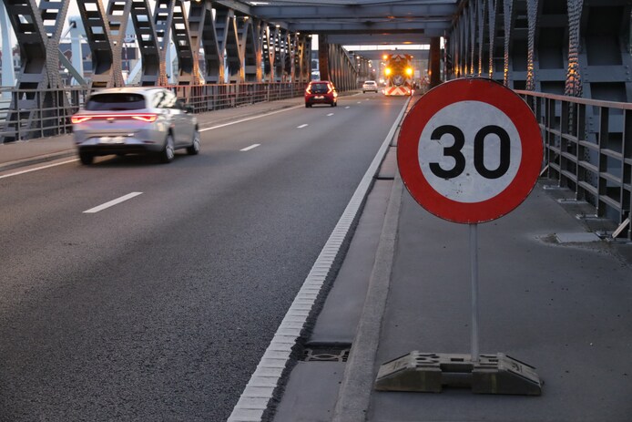 Oude Scheldebrug in Temse gaat tien dagen dicht voor herstellingswerken ...
