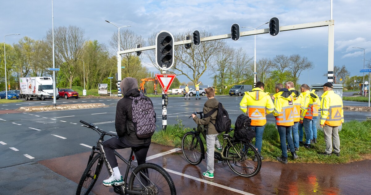 Verkeerslichten uit in Middelburg: het kruispunt is nu een klaslokaal