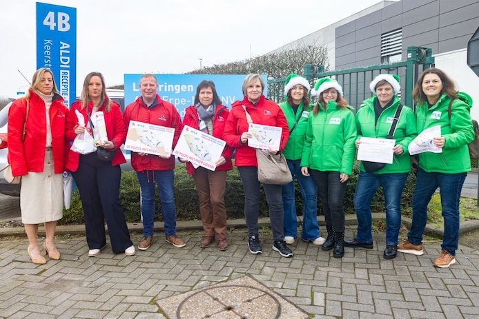 Vakbonden schenken directie ALDI onvolledige puzzel: “Te weinig handjes in de winkel” | Erpe ...