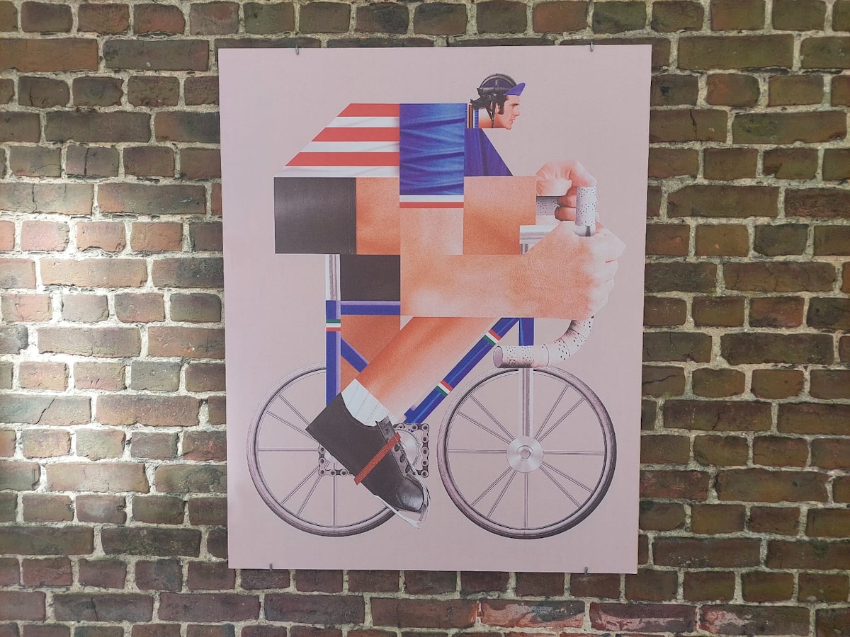 Nieuwe expo ‘HelmHeroes’ wil fietsers overtuigen om een helm te dragen ...