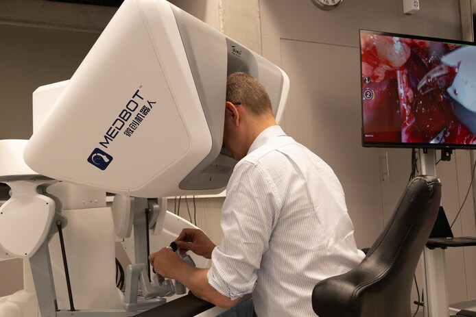 Medische primeur in Aalst: AZORG-ziekenhuis voert eerste ...