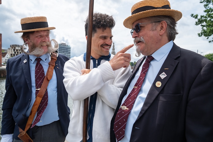 Average Rob is officieel ‘Snor van het Jaar’: “Mijn snor staat symbool ...