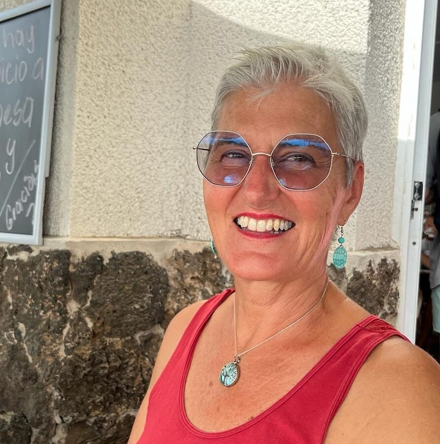 Belgische Katty (56) dood teruggevonden op Fuerteventura, zoon van 22 ...