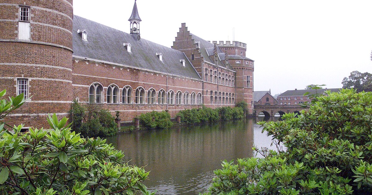 Mensenketting omarmt gevangenen op 10 mei | Hoogstraten | hln.be