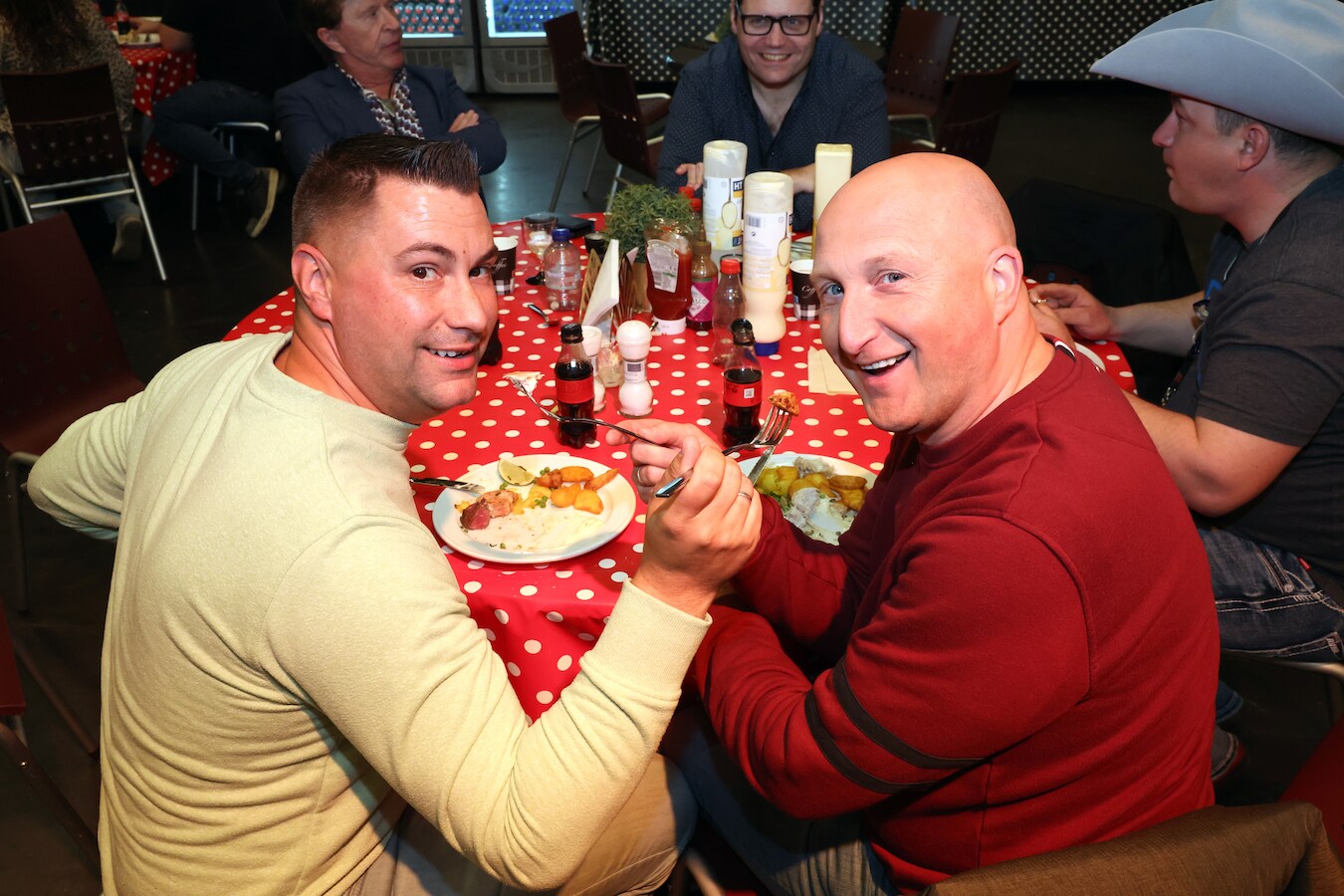 Yves Segers verhuisde met zijn man naar Spanje: “In de zomer leg ik de ...