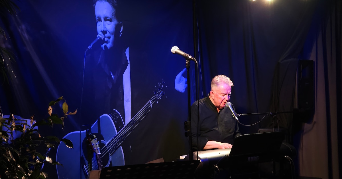 Tom Robinson viert 50 jaar ‘Glad to Be Gay’ in Oosterzele | Regio | HLN.be