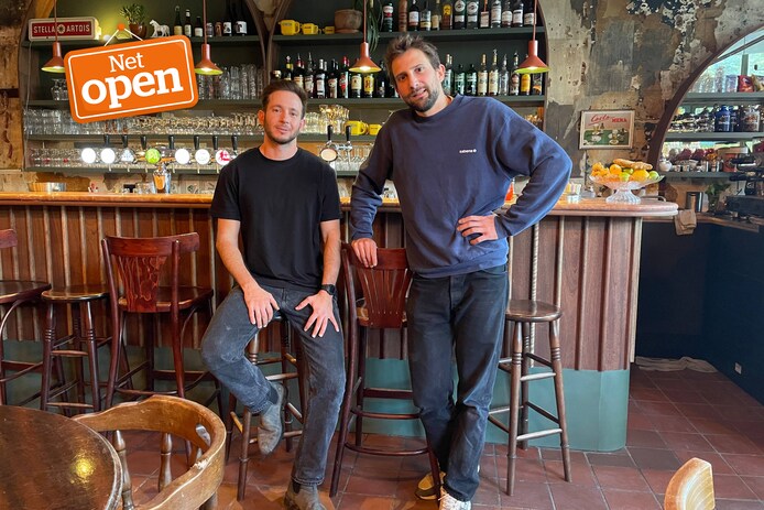 NET OPEN. Café De Walrus onderging een verfrissende transformatie, en ...